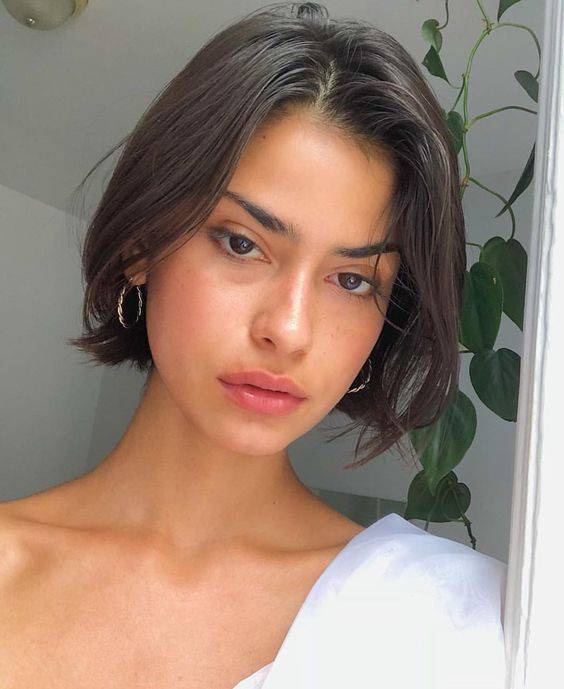 3 Inspirasi Rambut Pendek yang Bisa Kamu Potong Sendiri di Rumah - Kwikku