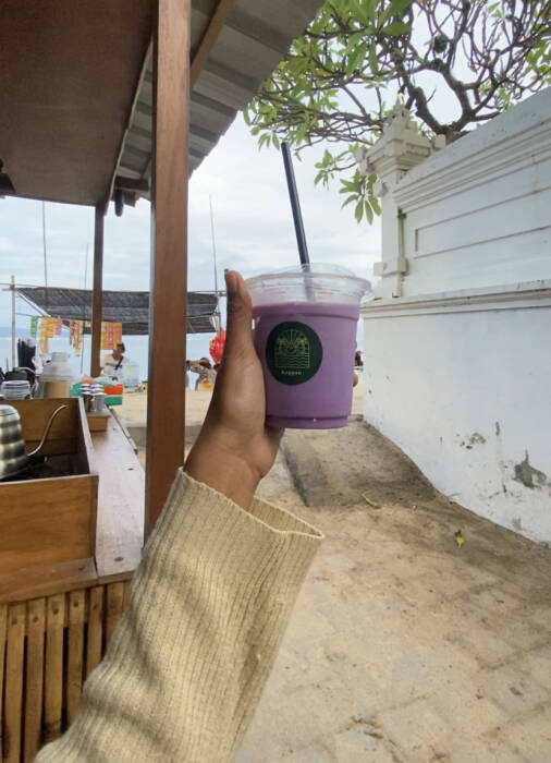 Unik! Gerai Kopi di Pinggir Pantai Sanur Bali Ini Tawarkan Menu ...