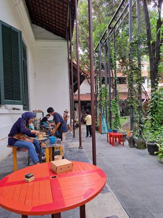 Asyiknya Workshop Pottery di Museum Keramik dan Seni Rupa Kota Tua - Kwikku