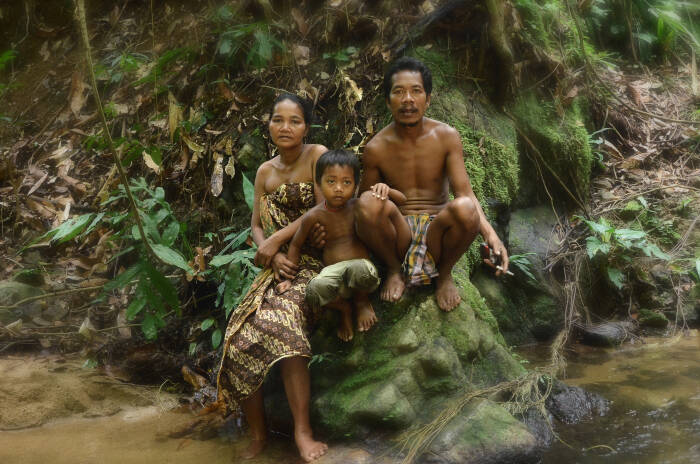 Punya Ribuan Suku, Ini 4 Suku Terasing di Indonesia yang Tak Tersentuh ...