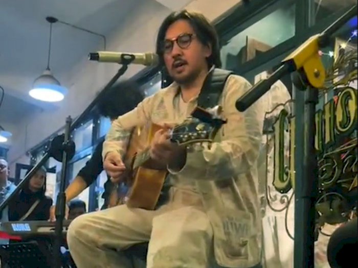 Konser Intim David Bayu di Perayaan Clothingnya, Bawakan Lagu Naif dan ...