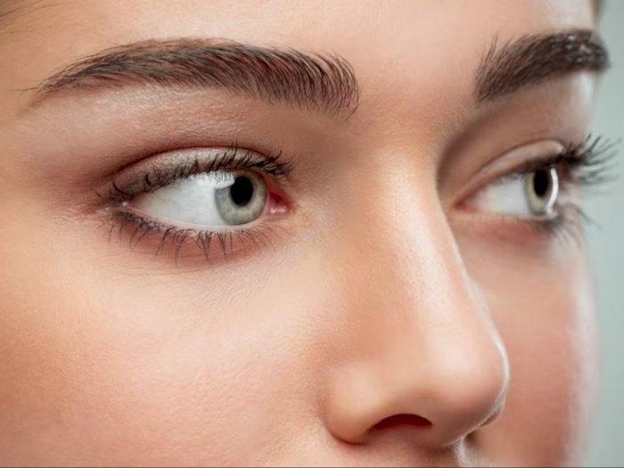 Ngaruh Banget ke Penampilan! Kenali Bentuk Alis yang Cocok Buat Wajah ...