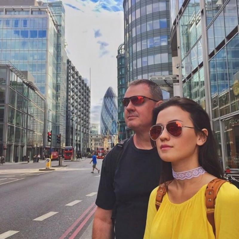 Punya Wajah Internasional, Ini Loh Potret 7 Orangtua Bule Selebritis ...