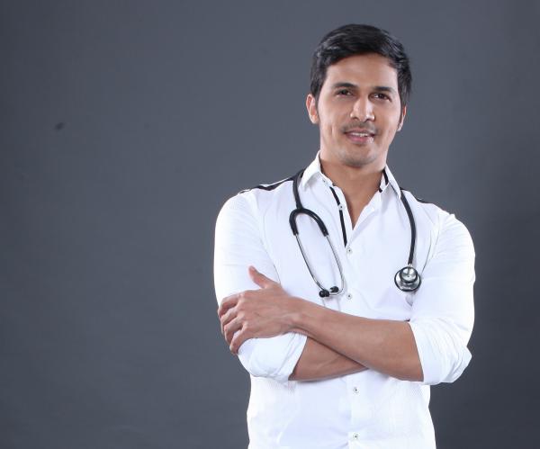 Nggak Bakalan Lagi Takut Periksa, Kalau Dokternya Ganteng Seperti Ini ...